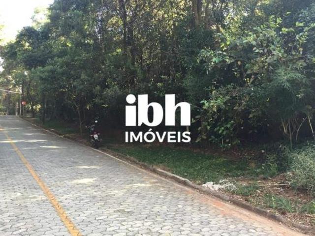 Lote de esquina no Condomínio Bosque da Ribeira