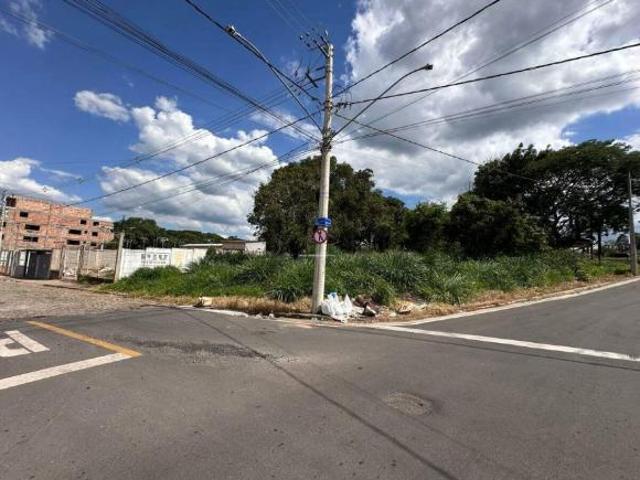 Lote de esquina próximo ao supermercado BH