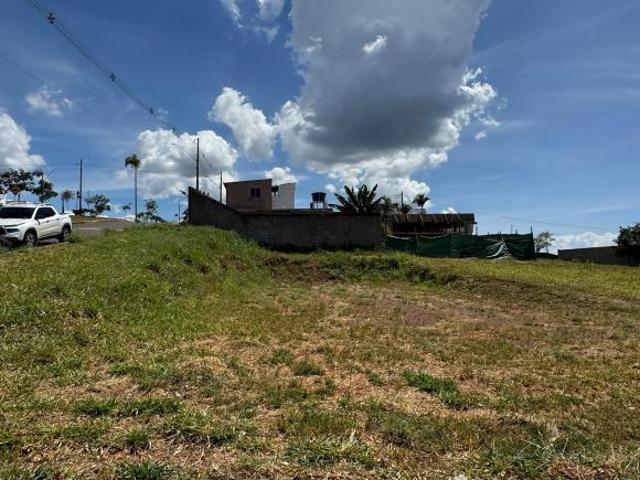 Lote de Esquina Villa Suíça com vista livre pra sempre