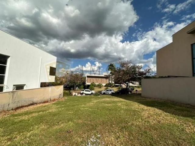 Lote de ilha Alphaville