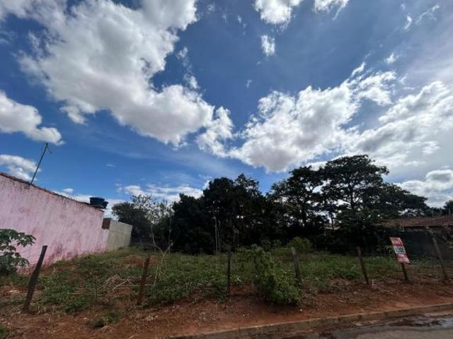 LOTE DE RUA Lote à Venda, 375.30 por R$ 130000.00 no setor Real Grandeza AD20811