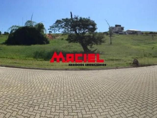 Lote de terreno no condomínio Jardim do Golfe