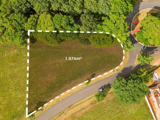 Lote de 1876m² no condomínio FAZENDA SERRAZUL I por R$ 2.100