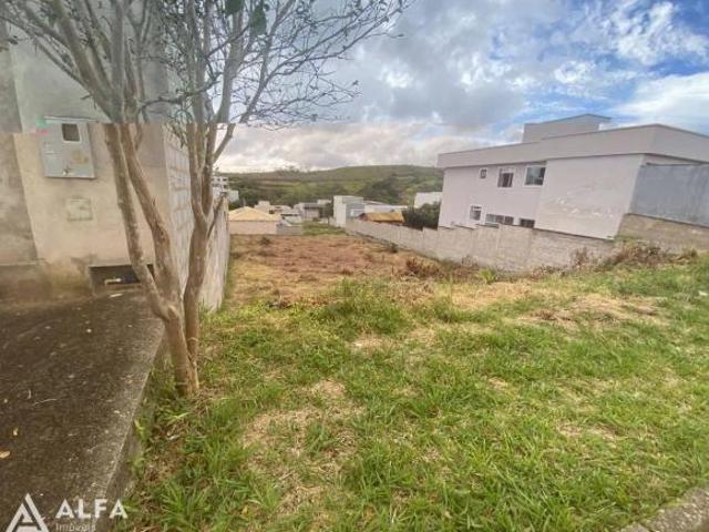 Lote de 1000 m² em Condomínio de Alto Padrão – Segurança e Qualidade de Vida