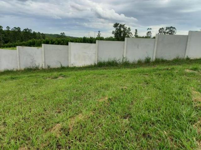 Lote de 1005,33m² Localizado no Condomínio Fazenda Alta Vista