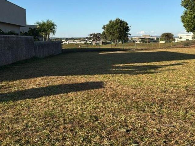 Lote de 1250 m² com ótima localização no Condomínio Portal do Sol com lazer completo em Goiânia GO