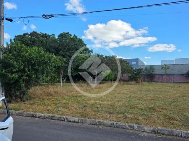 Lote de 1.004 m² a venda no Condomínio Estância das Aroeiras