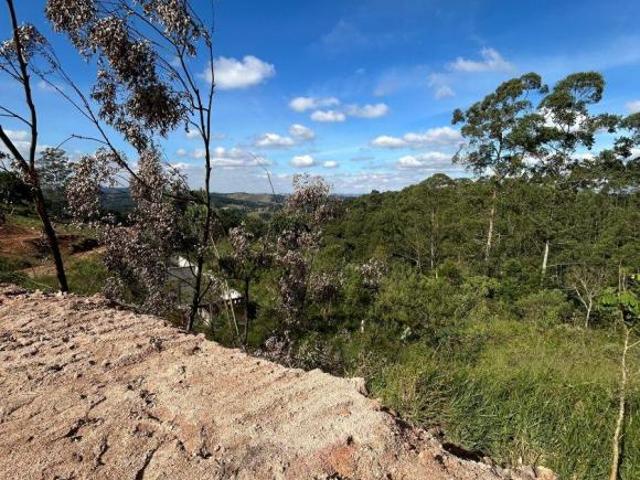 Lote de 1.000m² com Vista para a Natureza a 15 Min da Rota do Vinho