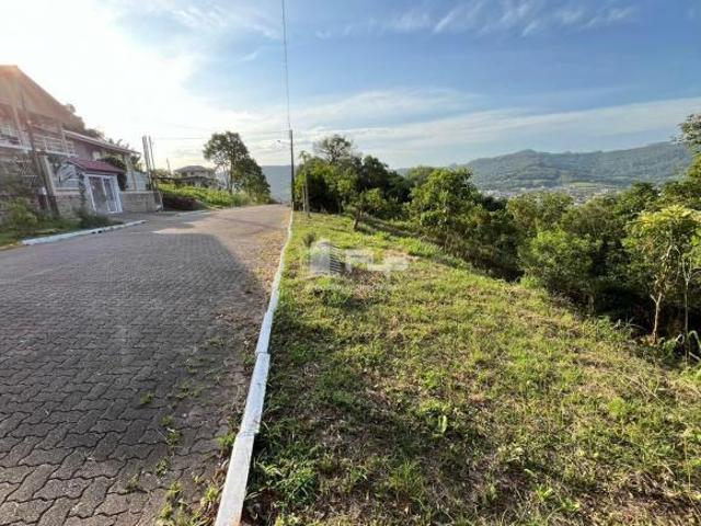 LOTE DE 1.000M² NA COLINA