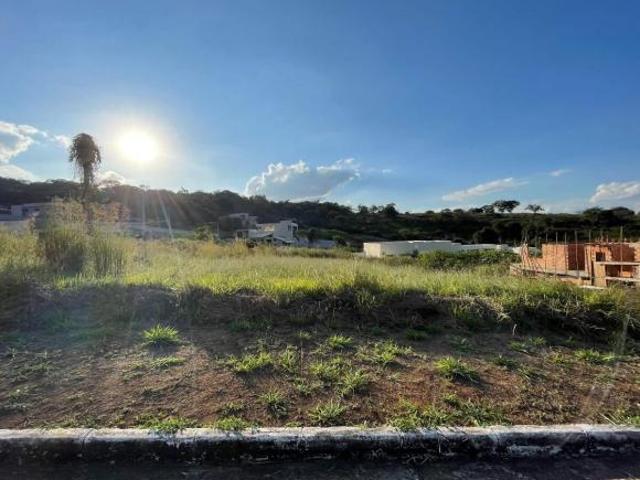 Lote de 1.000m² no Condomínio Estância da Mata!