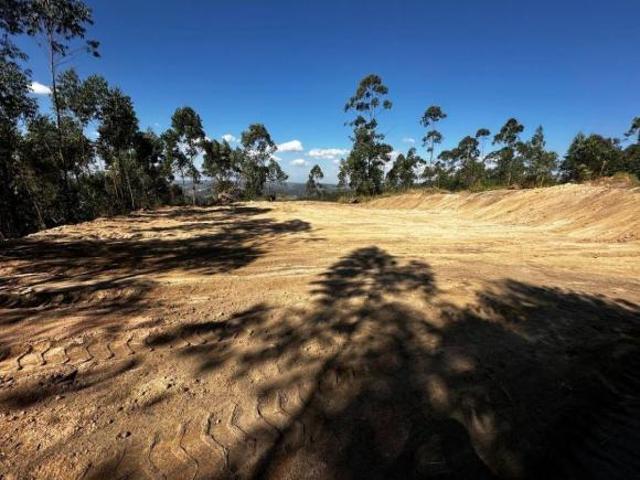 Lote de 1.020M² no alto com vista para natureza e montanhas em São Roque