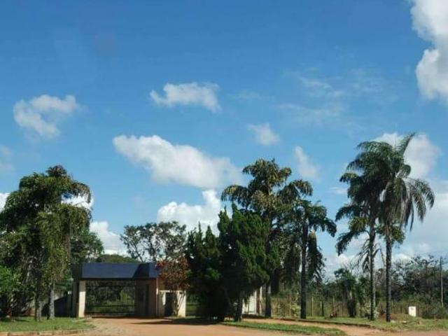 Lote de 1.500m2 em Condomínio Fechado DF 140