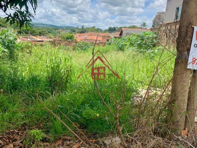 LOTE DE 360 M NO BAIRRO BRASÍLIA
