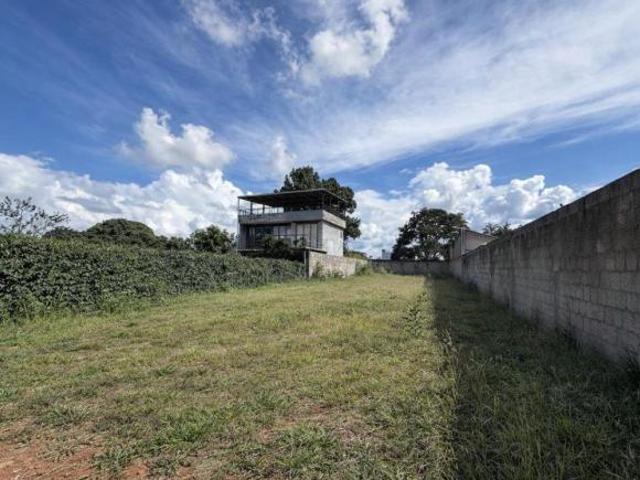 Lote de 400 m², condomínio, acesso asfaltado, comércio na porta, Núcleo Rural Casa Grande