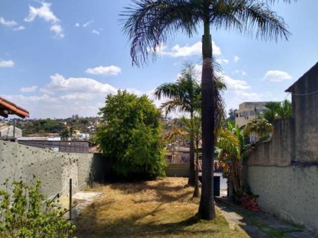 LOTE DE 540 METROS BEM LOCALIZADO NO BAIRRO COPACABANA