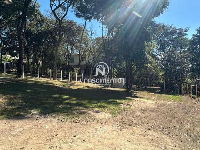 Lote de 800m2 á venda no bairro Estâncias Imperiais em Contagem