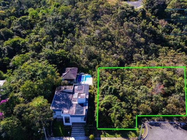 Lote Exclusivo no Condomínio Santa Mônica | 1.761 m² | Vista Permanente | Projeto Aprovado