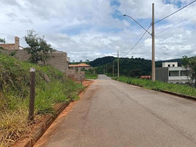 LOTE EM MOEDA DE 360 M2 EM CONDOMÍNIO