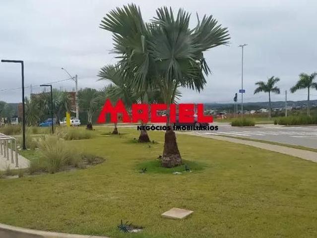 Lote em condomínio a 200m do Villa Real do Urbanova