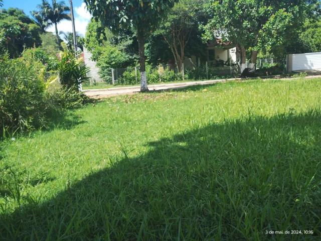Lote em condomínio beira de pista, são apenas 10 imóveis, local acessível