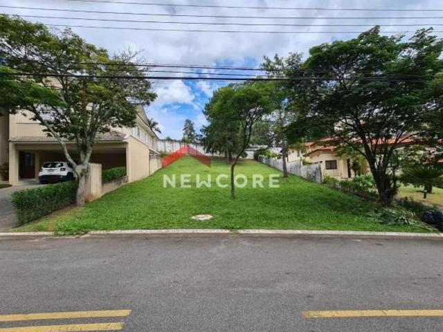 Lote em condomínio em Alameda Maringá Alphaville Santana de Parnaíba/SP