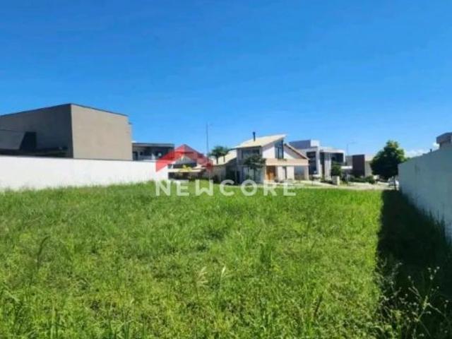 Lote em condomínio em Rua Hugo de Araujo Freire Condomínio Residencial Colinas do Paratehy São