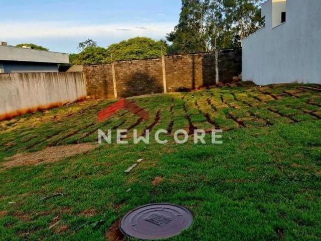 Lote em condomínio em Rua Pioneiro Carlos Bulla Jardim Paraíso Maringá/PR