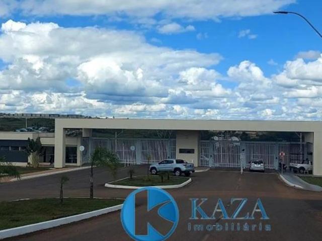 LOTE EM CONDOMÍNIO FECHADO, COM ÁREA DE LASER COMPLETA