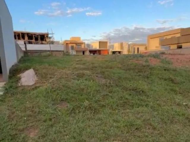 Lote em Condomínio Fechado para Venda em Senador Canedo, Jardins Bolonha