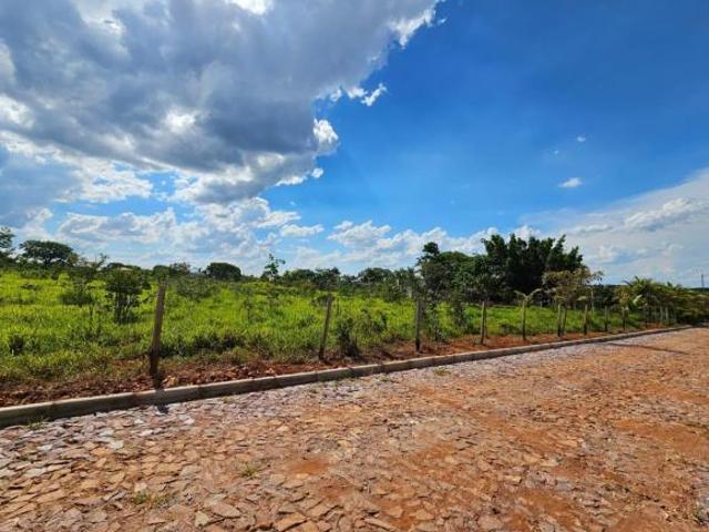 Lote em Condomínio Fechado para Venda em Sete Lagoas, Condomínio Santiago