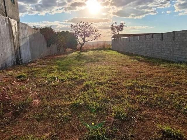 Lote em condomínio residencial Monte Verde