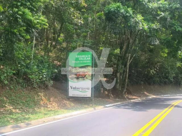 Lote em Declive com Vista Eterna para a Reserva no Gênesis 2 – 490m²