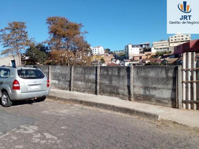Lote em declive a venda no Bairro Alvorada, Contagem