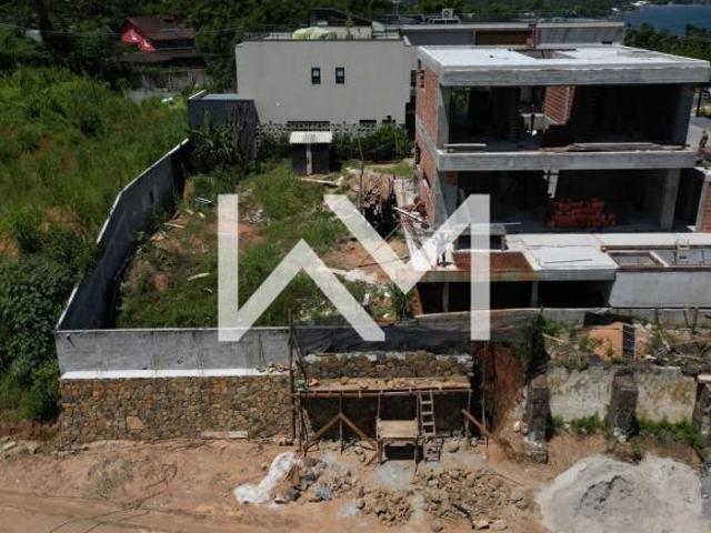 Lote em Ilhabela, condomínio Alto Padrão, vista para o mar, localização privilegiada, more no Paraí
