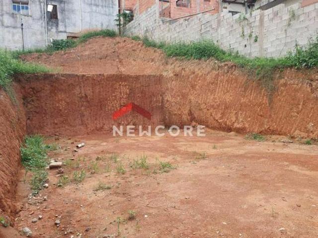 Lote em Rua das Morangueiras Jardim Petrópolis Cotia/SP