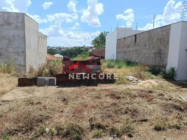 Lote em Rua Ouro Verde Vila Emília Maringá/PR