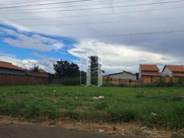 Lote em Residencial Village Garavelo Aparecida de Goiânia