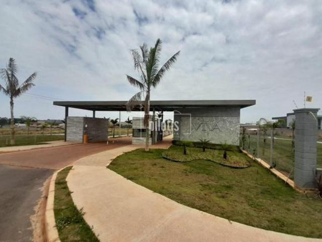 Lote escriturado no Condomínio Parque Vivá!