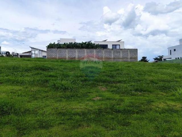 Lote Escriturado e registrado com 607,34m² no condomínio Residencial 1 Alphaville Brasília
