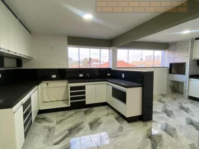 LOTE INTEIRO E SOBRADO ISOLADO