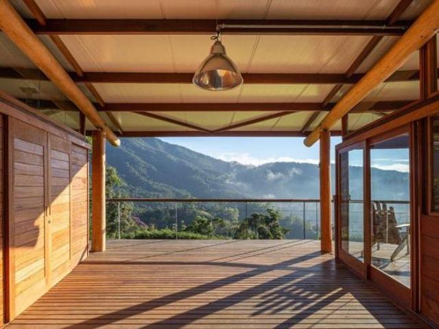 Lote para chalés com vista acima das nuvens ao amanhecer em São Roque a 5min do centro