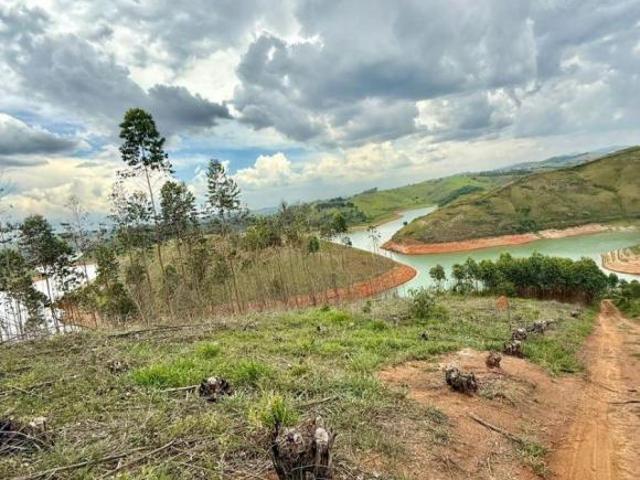 Lote pé na água em Igaratá á venda