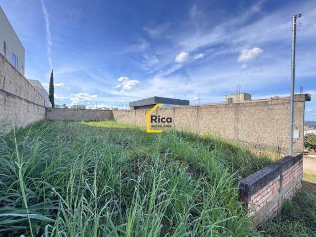 Lote Plano, Murado e com Vista Livre no Villa Suíça!