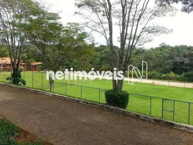 Lote plano no condomínio Estância da Cachoeira em Casa Branca