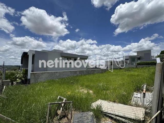 Lote Plano à Venda, 405 m²  por R$590 mil