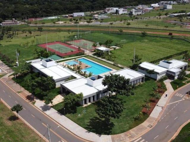 Lote plano bem localizado no Terras alpha 2 com 300,31m² de área Senador Canedo