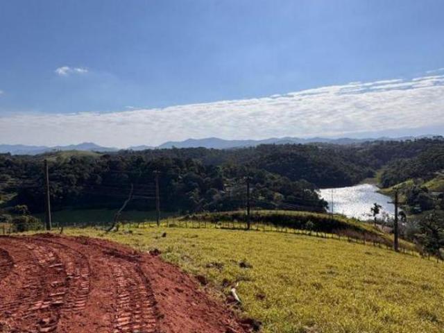 Lote Plano de 544m² em Santa Isabel – Seu Espaço para Construir