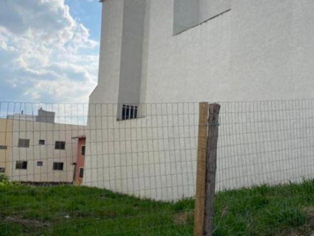 Lote plano em Bairro residencial próximo ao centro de Poços de Caldas