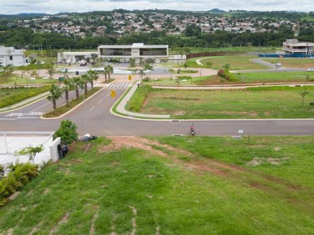 Lote Plateau D&apos or Privilege 1048 m² Fundo pra mata