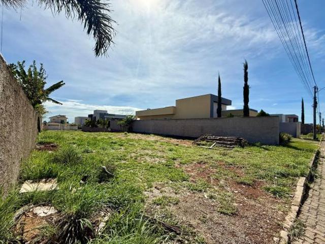 LOTE / POENTE / ESCRITURADO / CONDOMÍNIO ALTO DA BOA VISTA